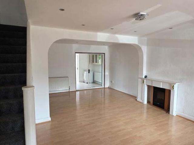 3 bedroom terraced house to rent