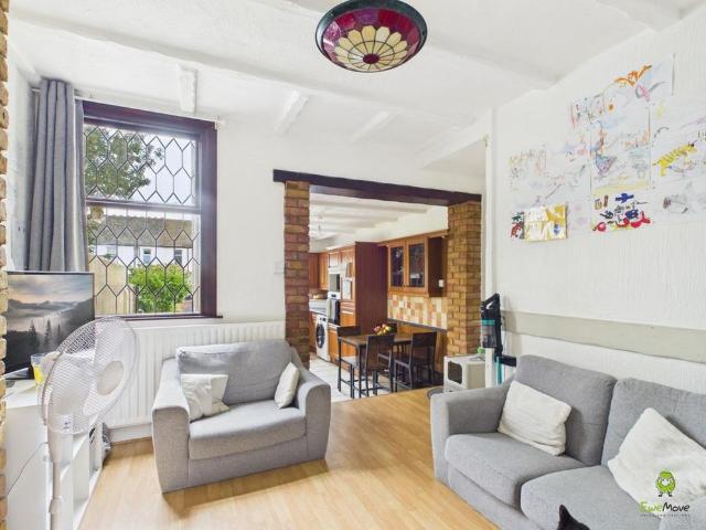 3 bedroom terraced house to rent