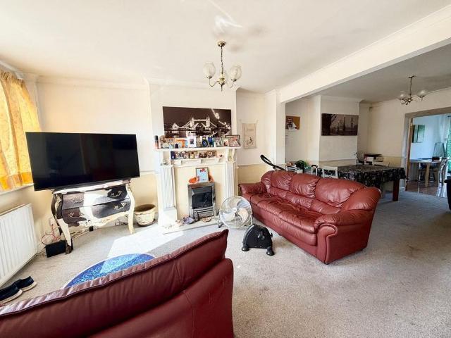 3 bedroom terraced house to rent
