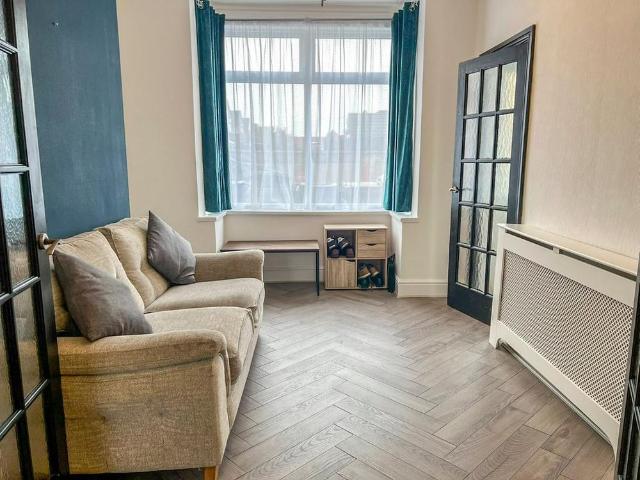 3 bedroom terraced house to rent