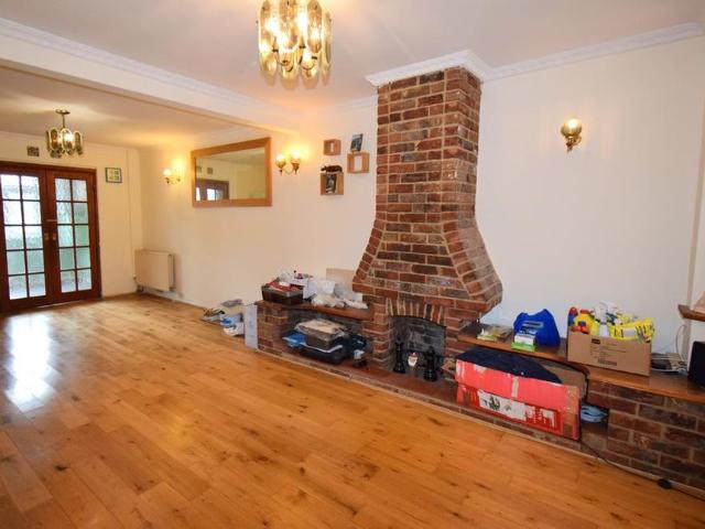 3 bedroom terraced house to rent