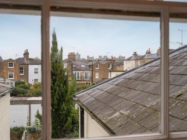 3 bedroom terraced house to rent