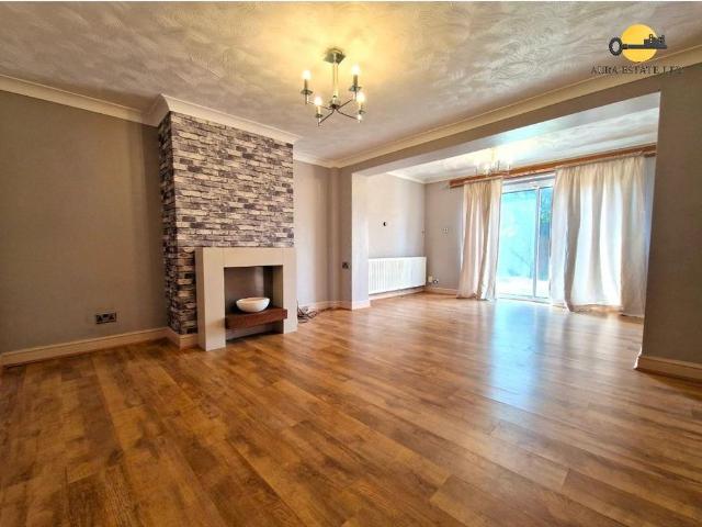 3 bedroom terraced house to rent
