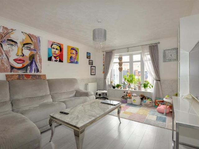 3 bedroom terraced house to rent