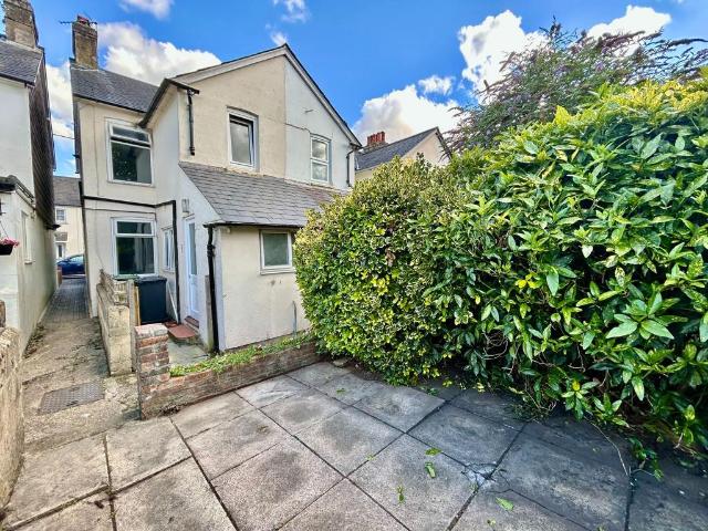 3 bedroom terraced house to rent