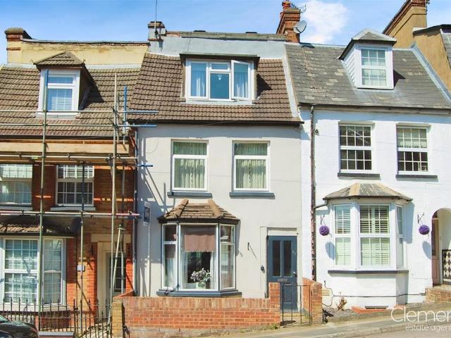 3 bedroom terraced house to rent