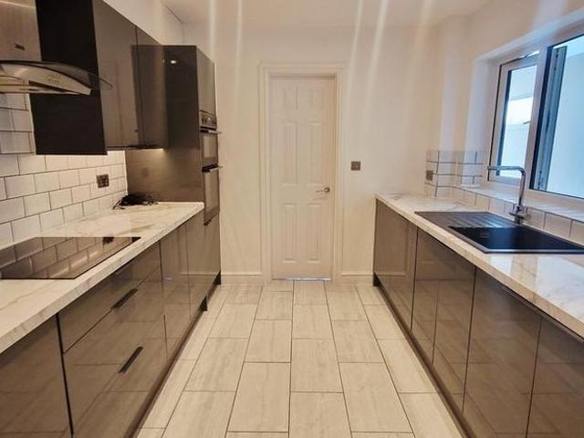 3 bedroom terraced house to rent
