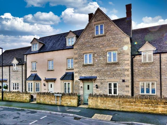 3 bedroom terraced house to rent