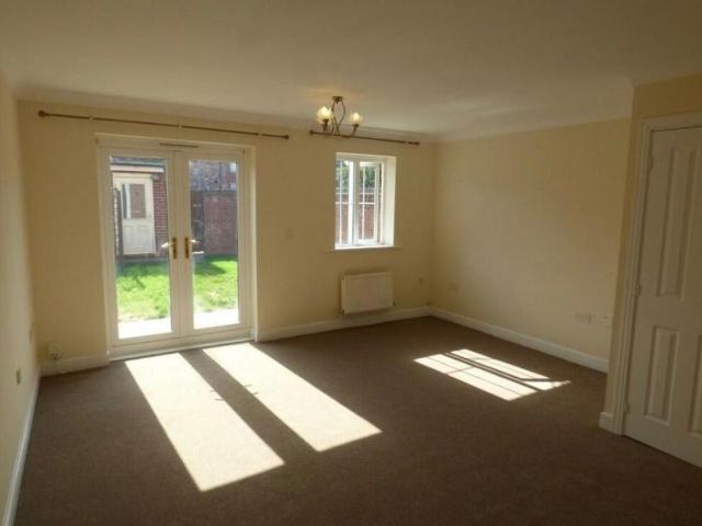 3 bedroom terraced house to rent
