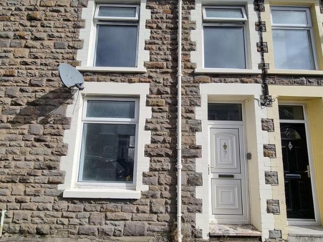 3 bedroom terraced house to rent