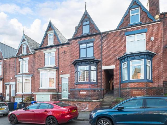 3 bedroom terraced house to rent