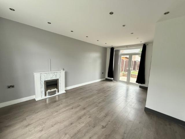 3 bedroom terraced house to rent