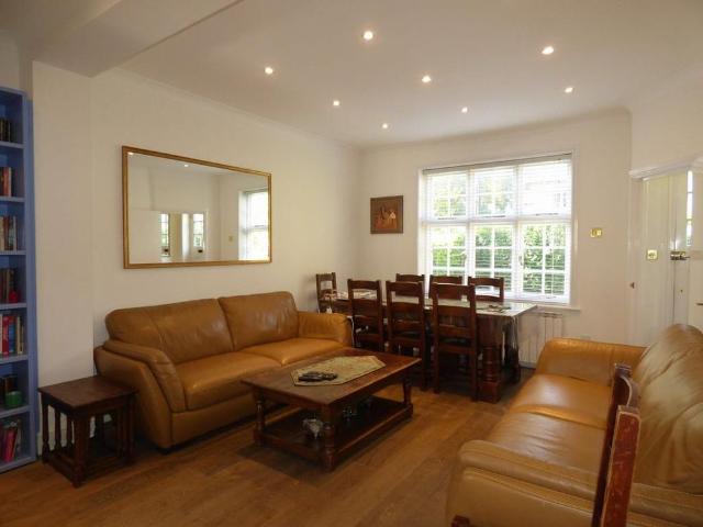 3 bedroom terraced house to rent
