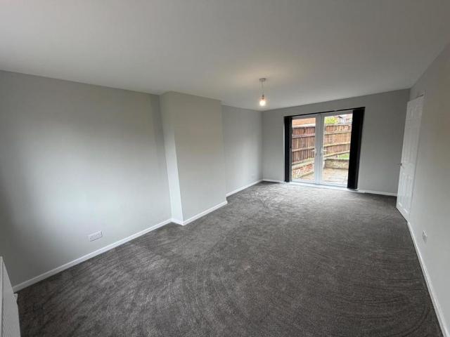 3 bedroom terraced house to rent