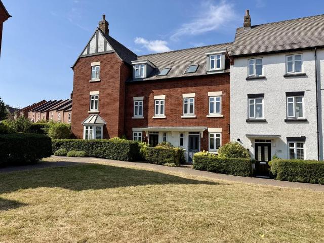 3 bedroom terraced house to rent