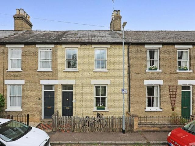 3 bedroom terraced house to rent