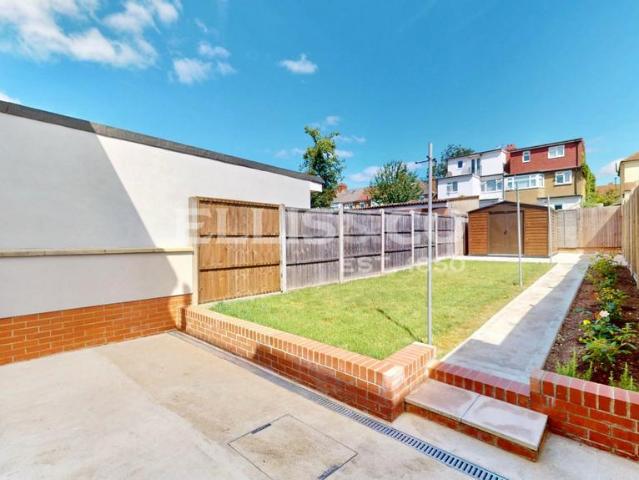 3 bedroom terraced house to rent