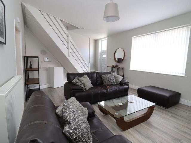 3 bedroom terraced house to rent