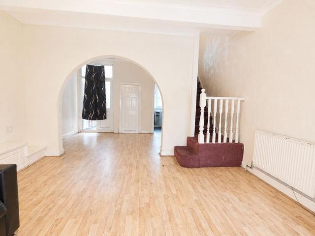 3 bedroom terraced house to rent