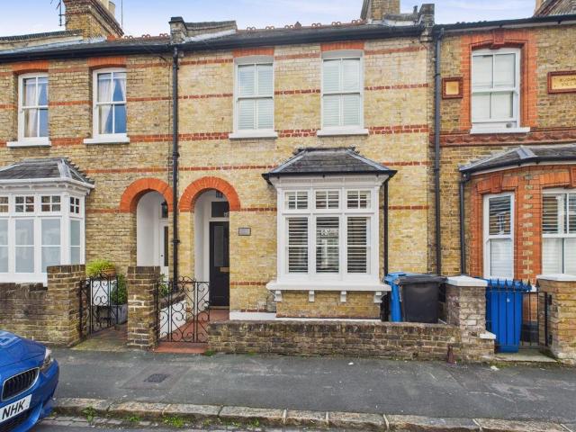 3 bedroom terraced house to rent