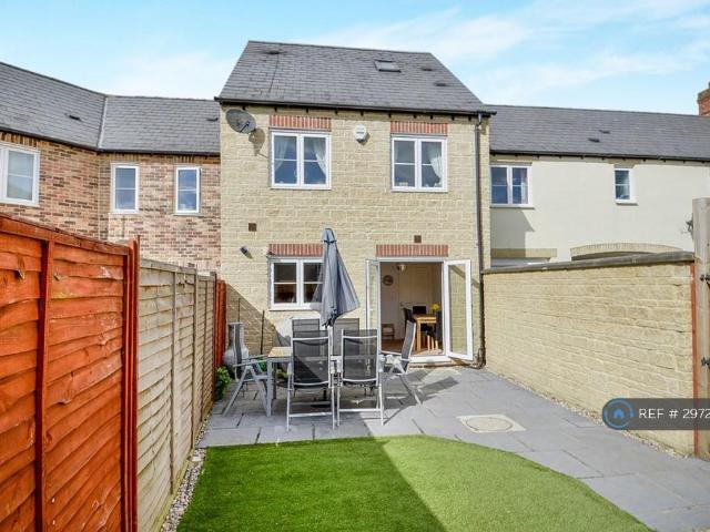3 bedroom terraced house to rent
