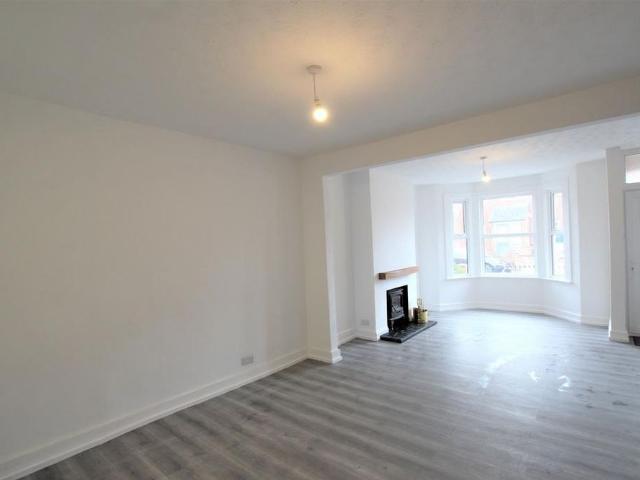 3 bedroom terraced house to rent