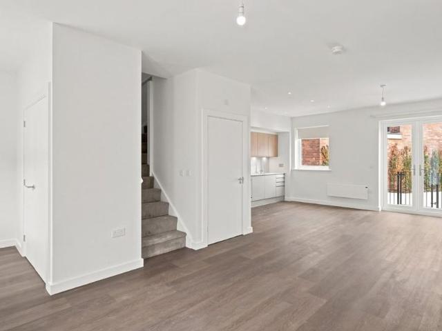 3 bedroom terraced house to rent