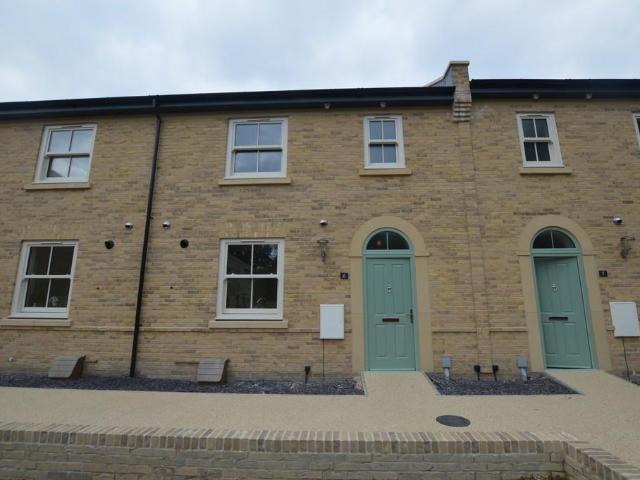 3 bedroom terraced house to rent