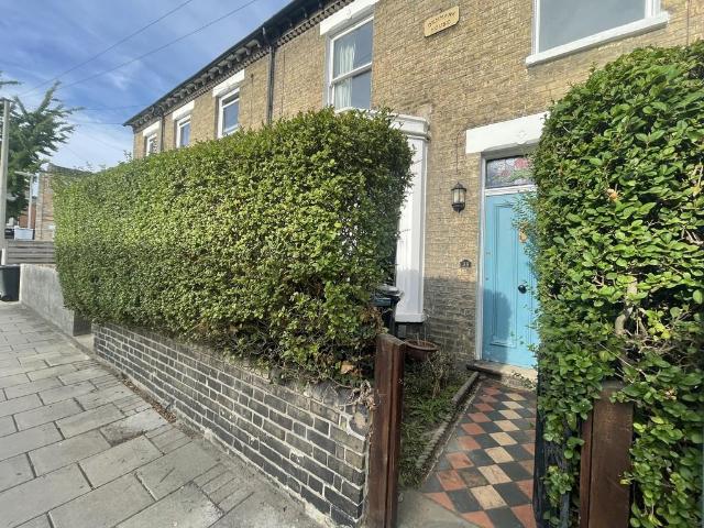 3 bedroom terraced house to rent