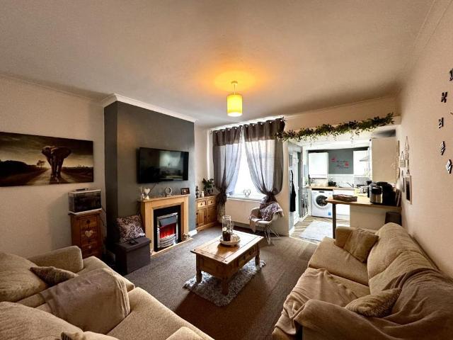 3 bedroom terraced house to rent
