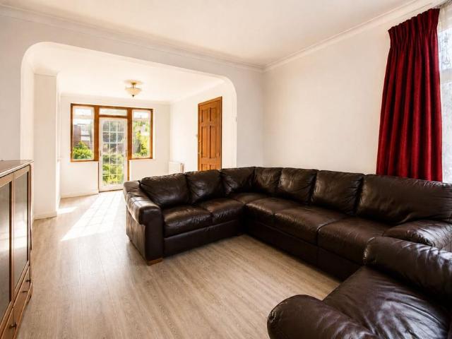 3 bedroom terraced house to rent