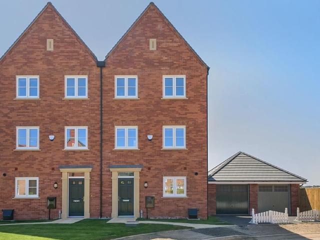 3 bedroom terraced house to rent