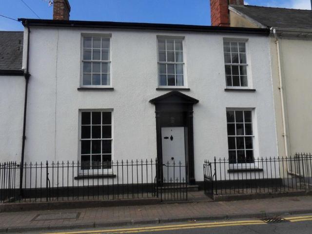 3 bedroom terraced house to rent