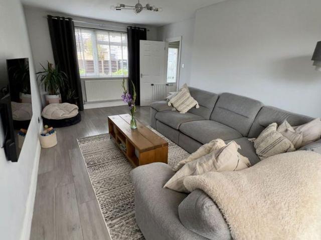 3 bedroom terraced house to rent
