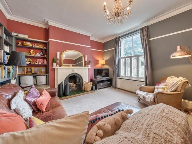 3 bedroom terraced house to rent