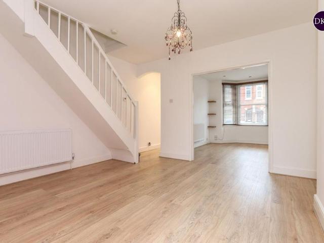 3 bedroom terraced house to rent