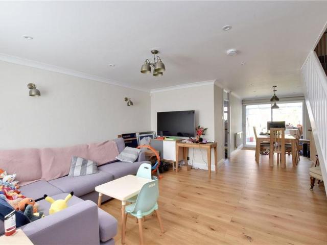 3 bedroom terraced house to rent