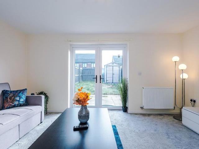 3 bedroom terraced house to rent