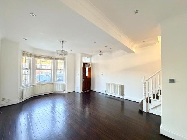 3 bedroom terraced house to rent