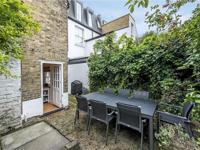 3 bedroom terraced house to rent