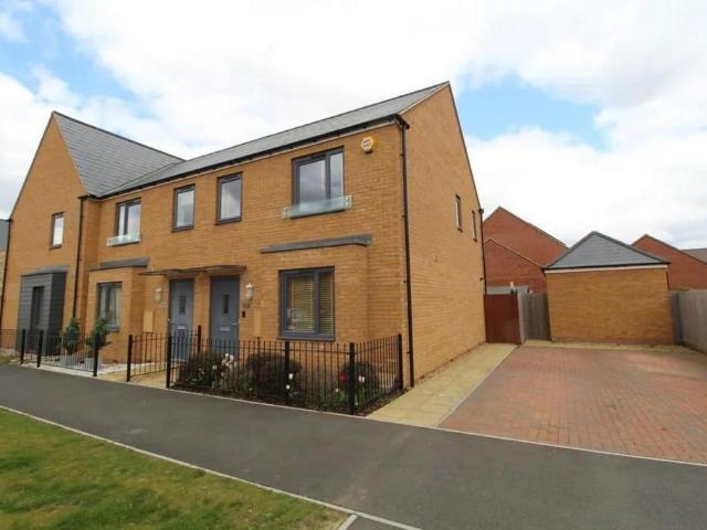 3 bedroom terraced house to rent