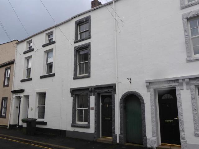 3 bedroom terraced house to rent