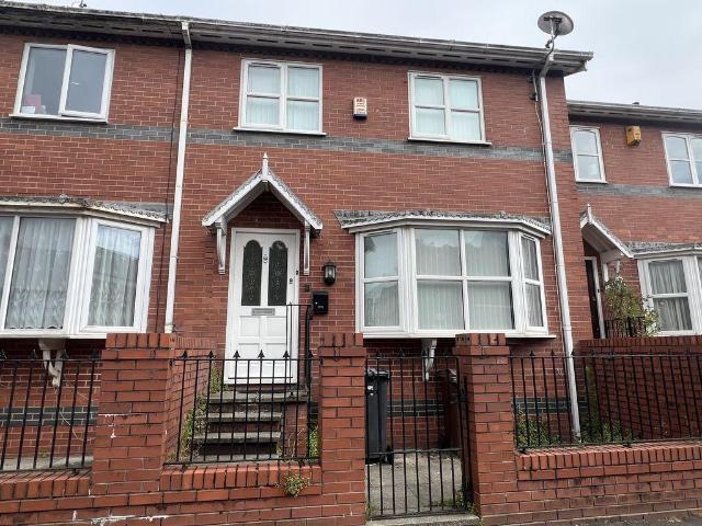 3 bedroom terraced house to rent
