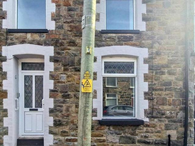 3 bedroom terraced house to rent