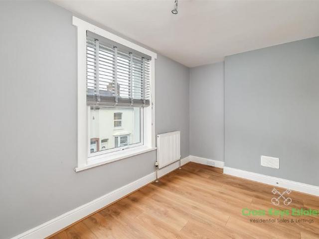 3 bedroom terraced house to rent