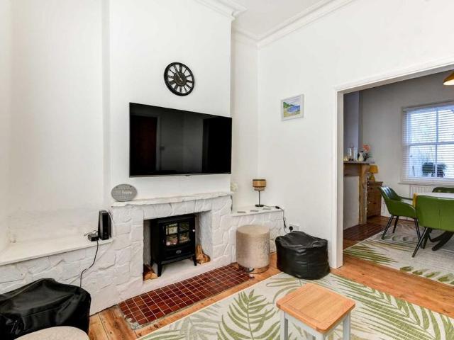 3 bedroom terraced house to rent