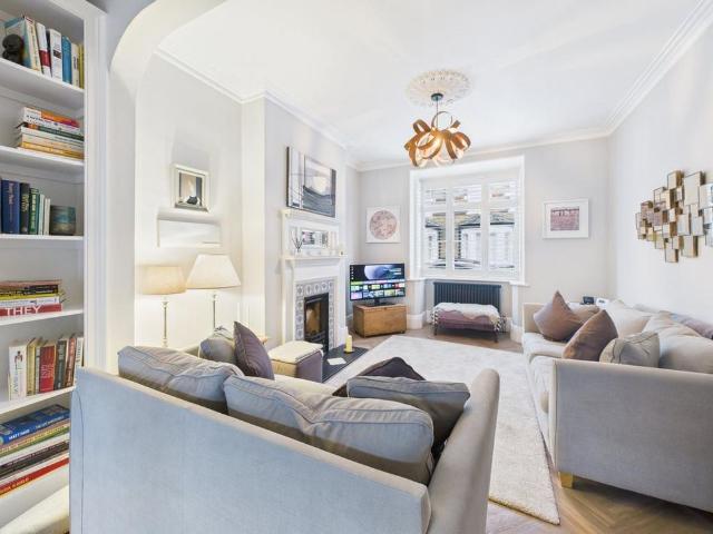 3 bedroom terraced house to rent