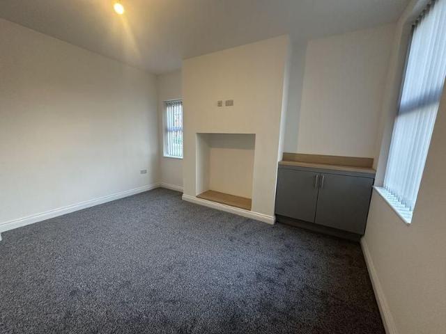 3 bedroom terraced house to rent