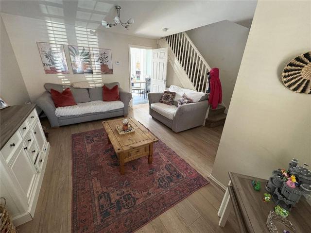 3 bedroom terraced house to rent