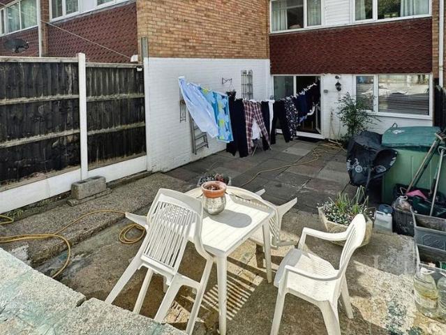 3 bedroom terraced house to rent